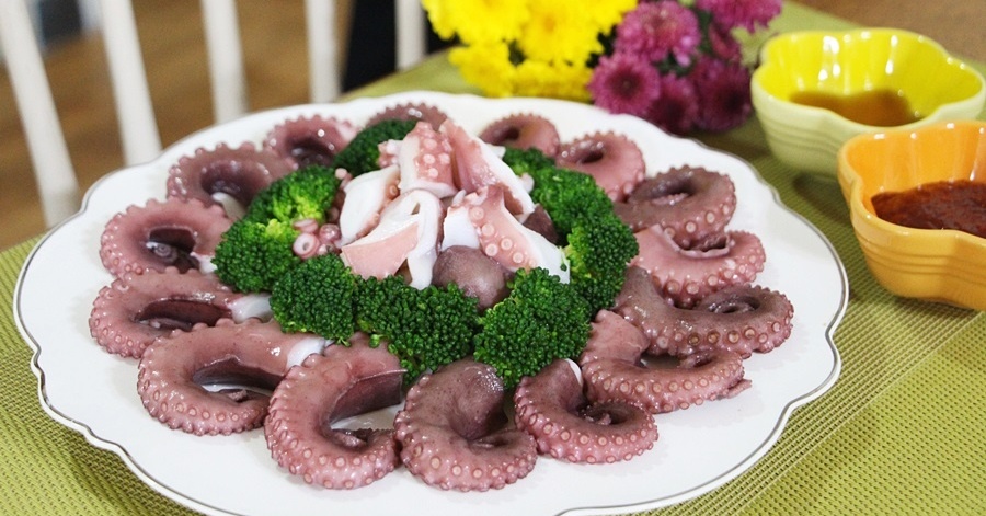 Easy-to-boil Octopus Sliced Raw Octopus in Season