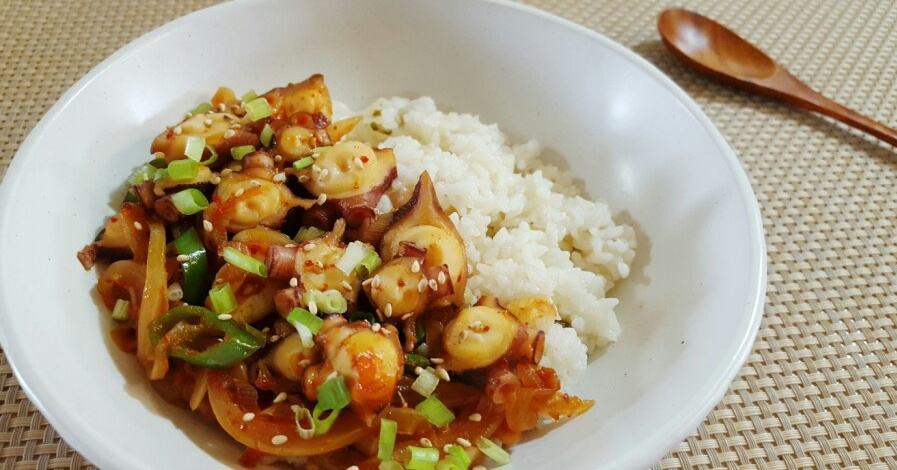 [How to make octopus with rice] Seafood rice that helps you reco