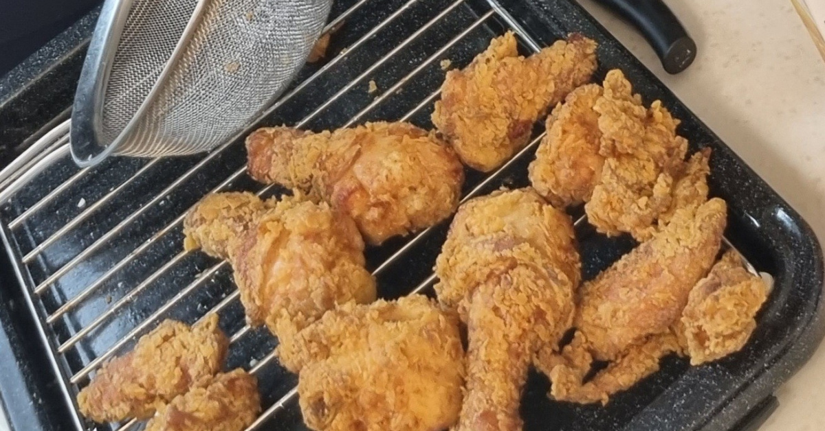 집에서 바삭한 후라이드 치킨 만들기