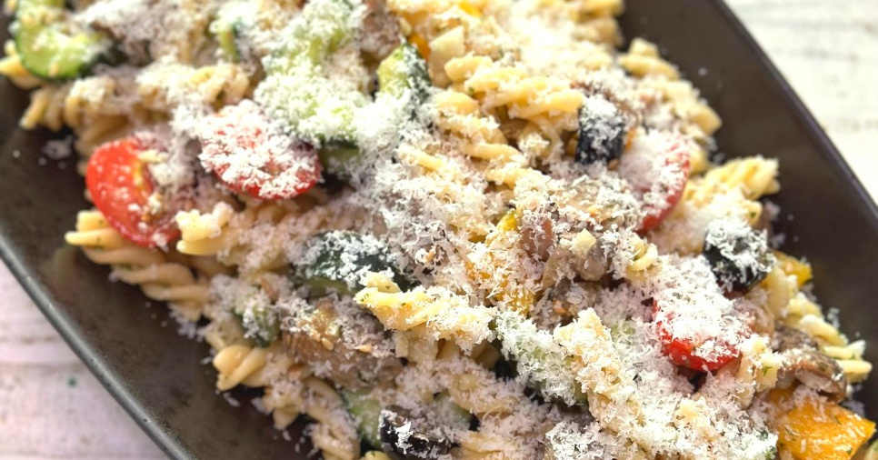 How to make sea snail salad pasta Eat sea snails prettily.